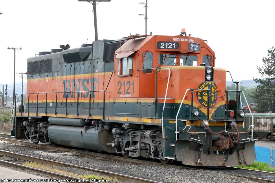 BNSF 2121